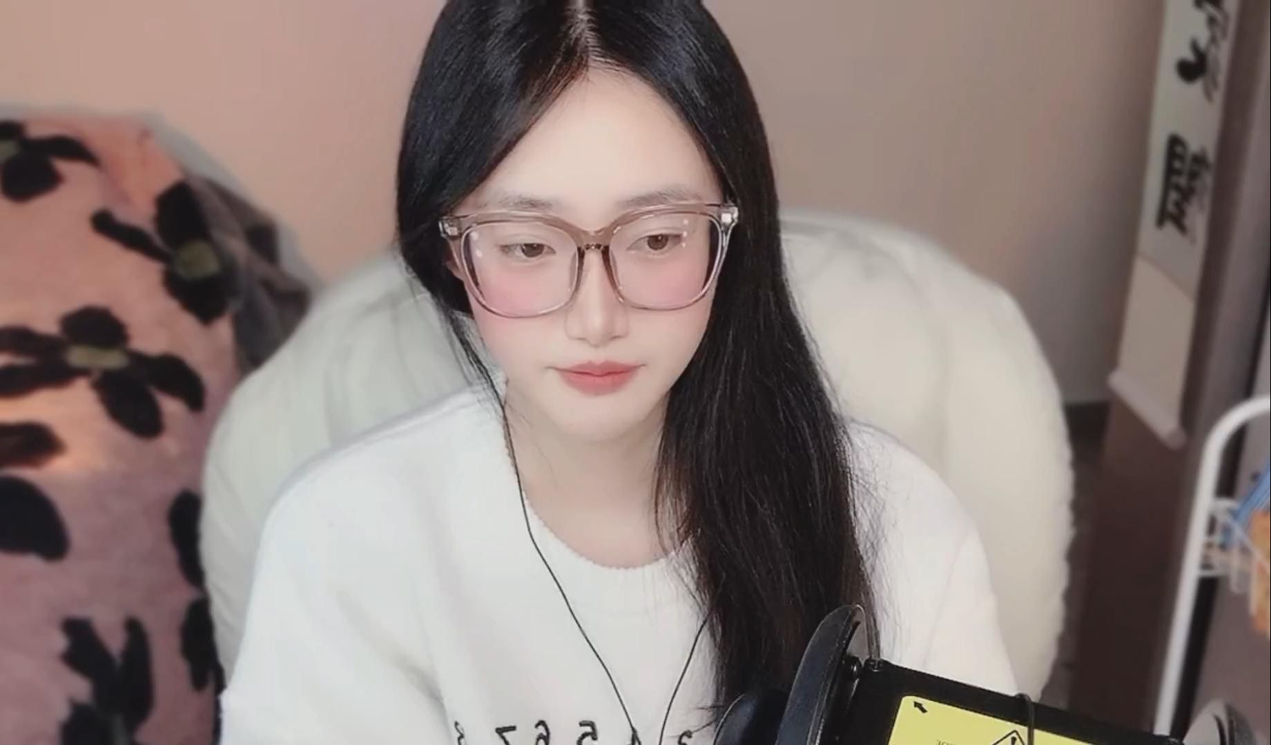 【小梨助眠】模拟潜水的碎冰捏捏触发音-啵啵梨o3o-啵啵梨o3o-哔哩哔哩视频