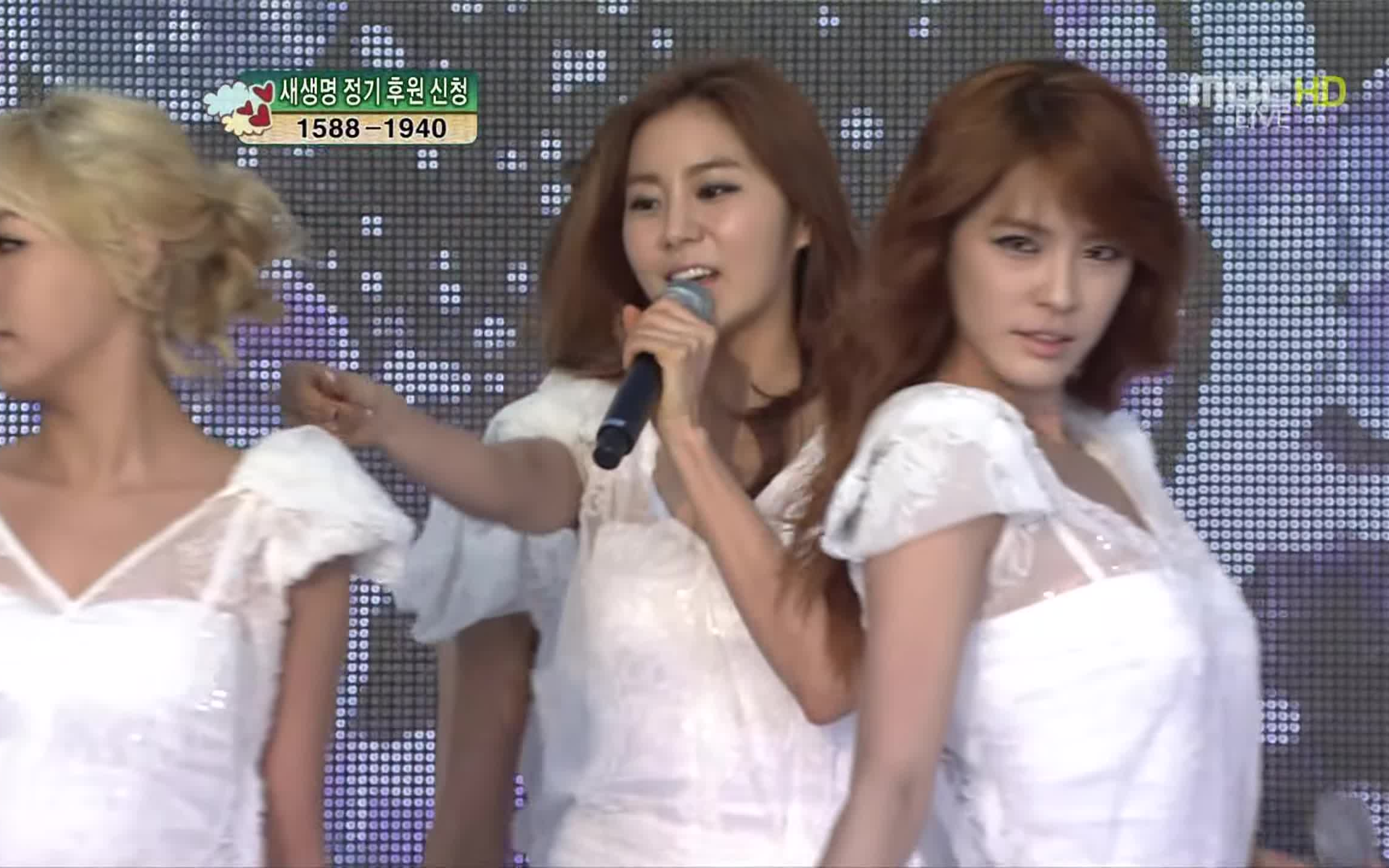 【4K60帧】她们走性感风前居然是乐队女团！AOA《Get Out》121012回归舞台 · UHD画质修复/调色重制/歌词制作-铁板生煎锅贴-live-哔哩哔哩视频