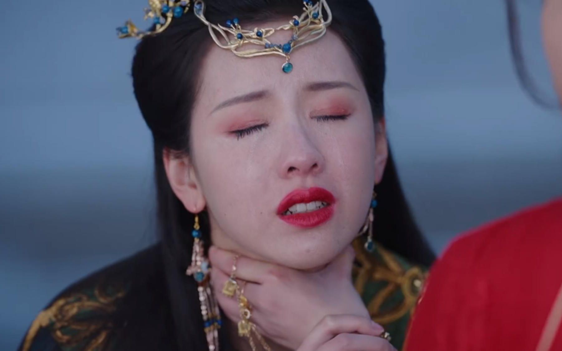 长月烬明:叶夕雾最霸气一幕,抽叶冰裳情丝废弃修为,澹台烬看懵 论小娱 论小娱 哔哩哔哩视频
