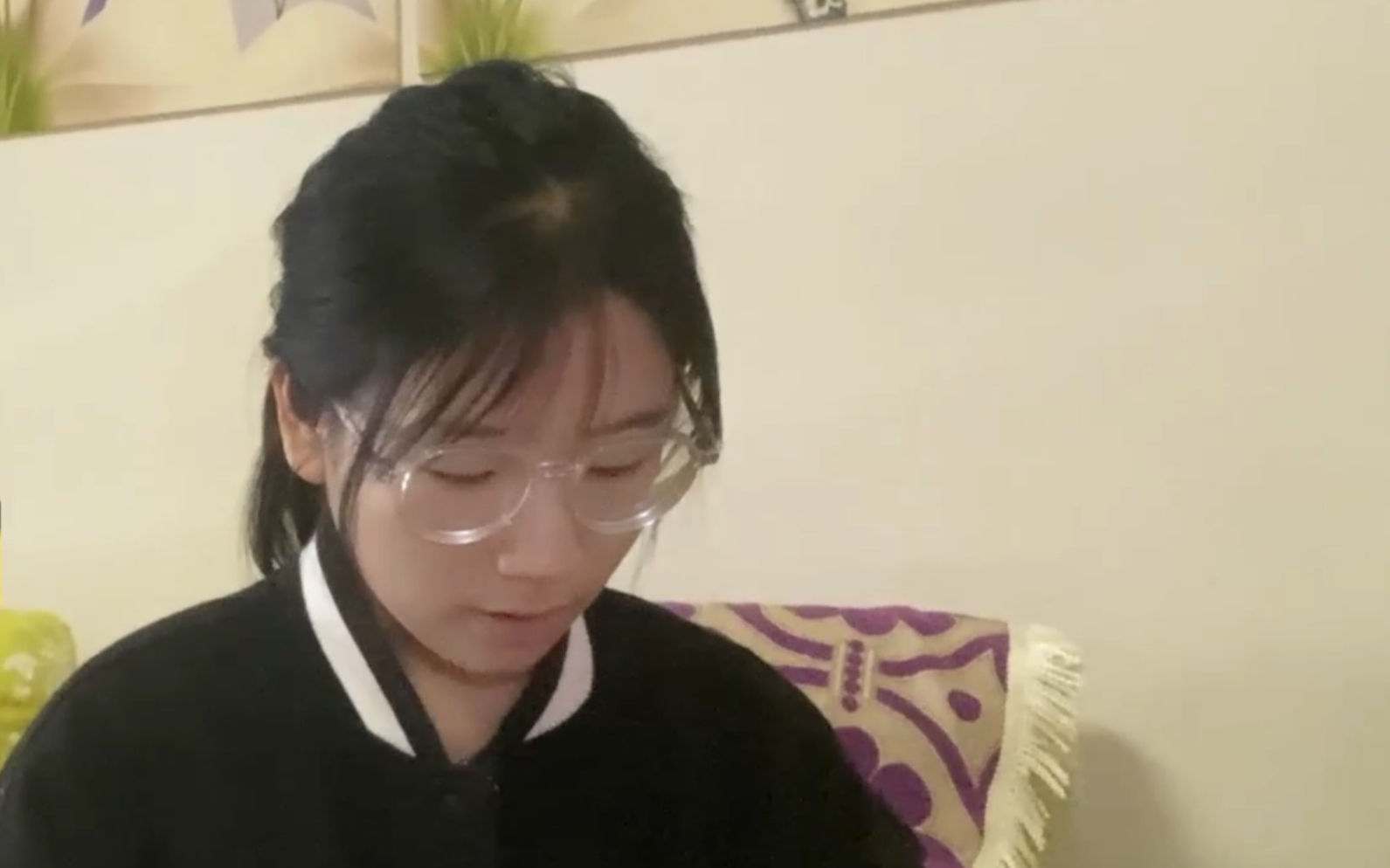 当我跟女朋友说家里没有油了，她居然…-美若冰冰QAQ-美若冰冰QAQ-哔哩哔哩视频