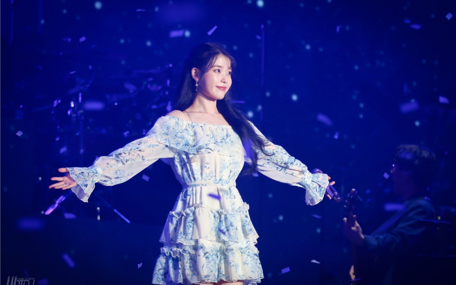 IU 191130 台北演唱会day1 饭拍合集_哔哩哔哩_bilibili