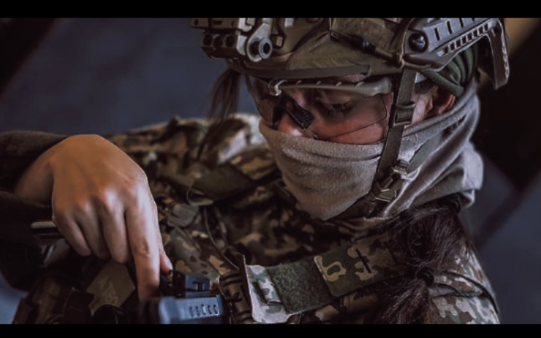 【德国】联邦特种KSK中为数不多的女兵之一的帅姐姐