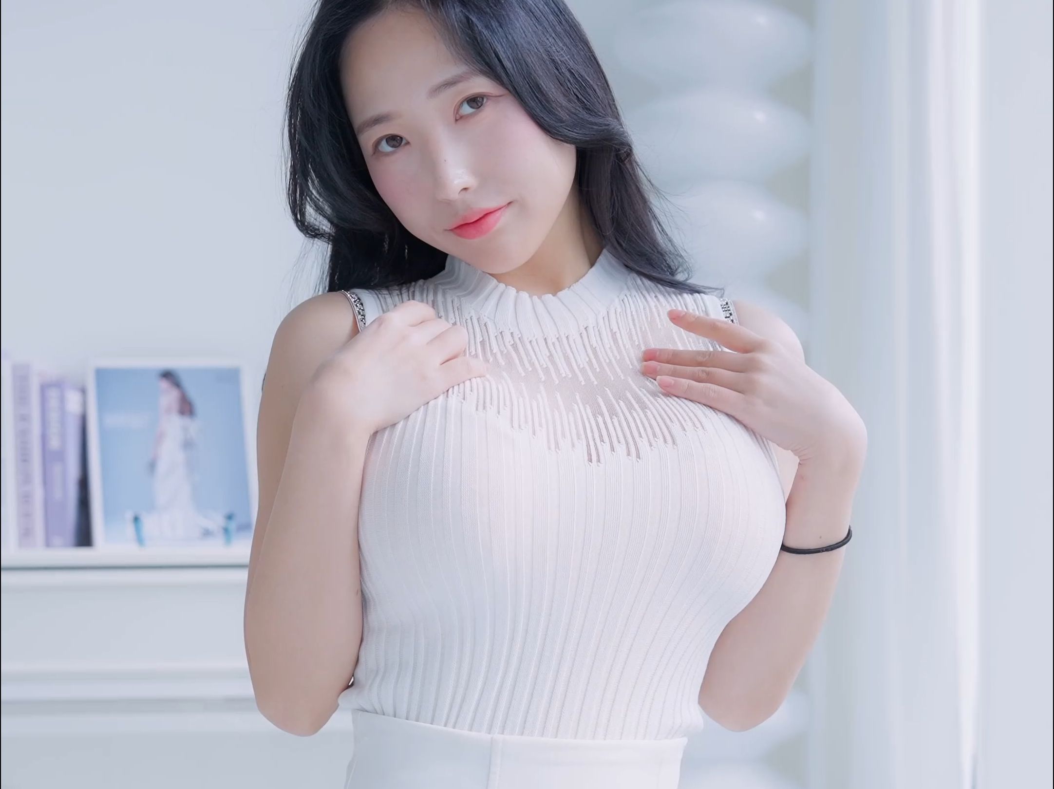 YeonHwa小姐姐的清新风包臀裙穿搭-甜甜不辣La-甜甜不辣La-哔哩哔哩视频