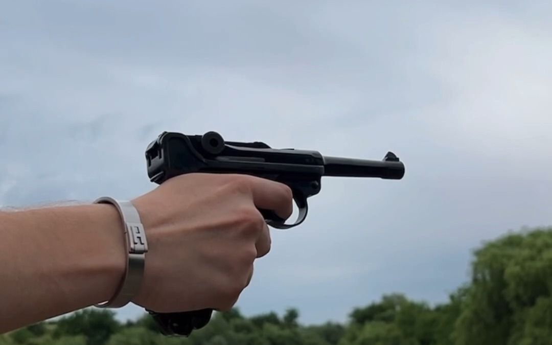 1940年的德国鲁格P08手枪 实弹射击-军事と音乐搬运工-军事と音乐搬运工-哔哩哔哩视频