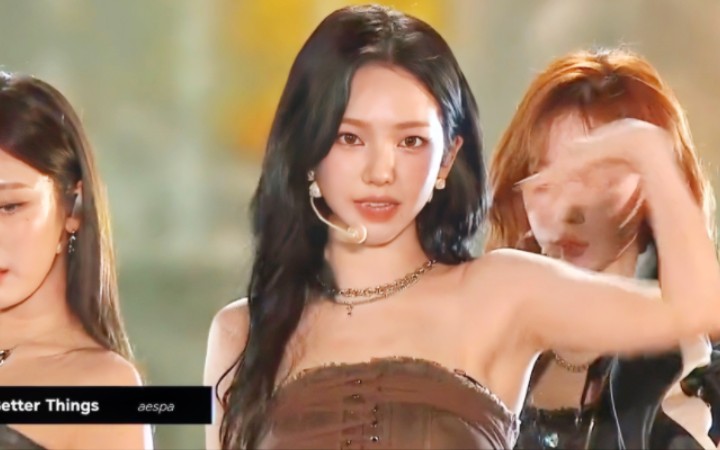 【aespa】2023 SM家族演唱会Better things初舞台！-嗑糖少女000-嗑糖少女000-哔哩哔哩视频
