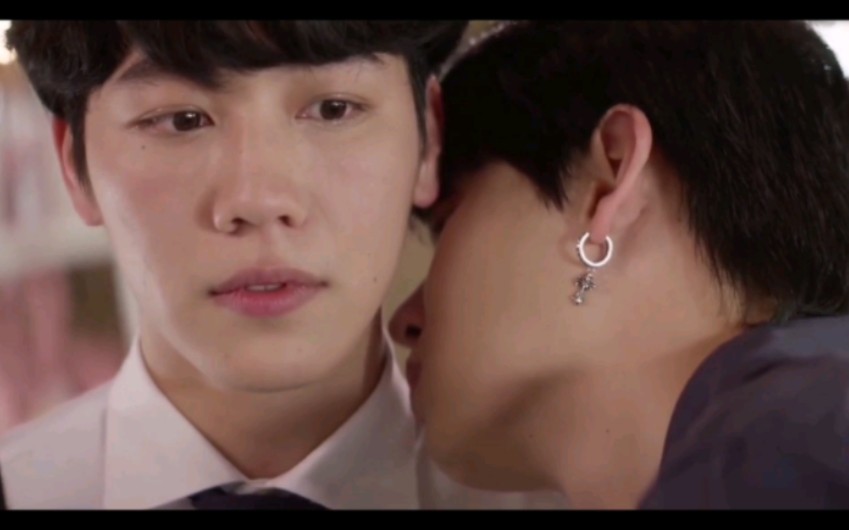 Yinwar爱情力学片段 最喜欢的片段之二 mark的小表情和vee的勾人眼神，绝了！_哔哩哔哩_bilibili