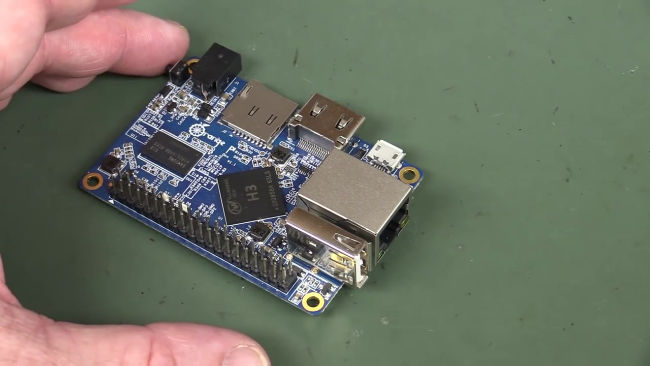 EEVblog #934 - Raspberry Pi Supercomputer Cluster PART 1_哔哩哔哩_bilibili