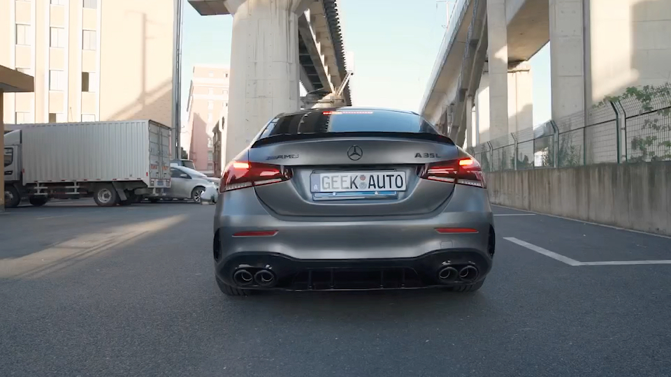 奔驰A35L AMG 天蝎全段排气_哔哩哔哩 (゜-゜)つロ 干杯~-bilibili