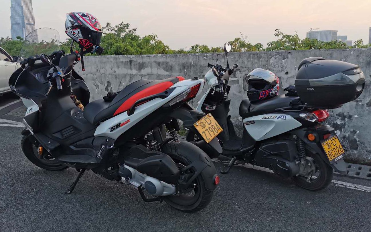 【上班通勤】阿普利亚SRMAX250踏板重庆上班日常，只需要开车的3分之一的时间！_哔哩哔哩_bilibili