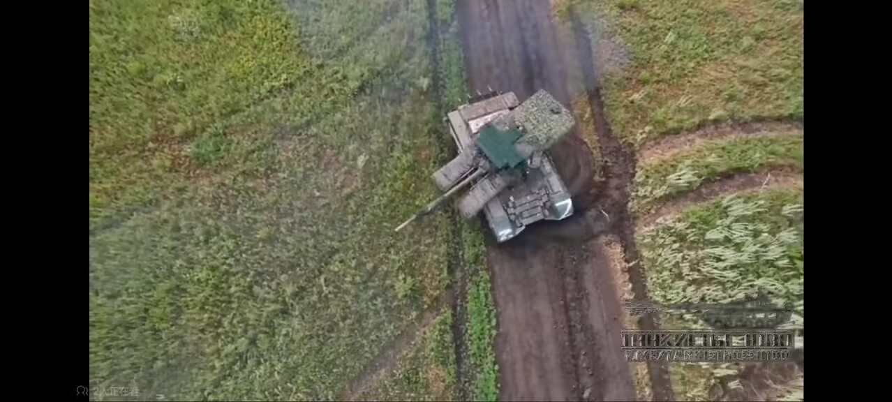 T72B主战坦克接T90纤夫工程炮塔再焊接顶部格栅改造车-血还未冷呐-血还未冷呐-哔哩哔哩视频