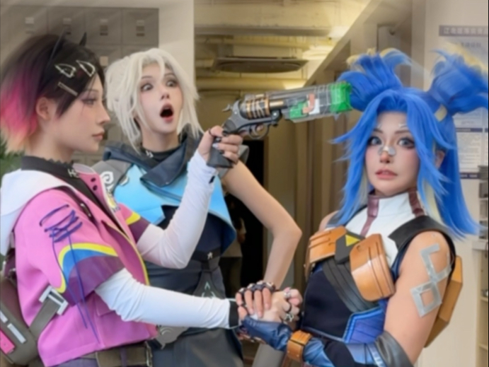 摊上这两个瓦队友这辈子有了-DOKII九鸦-DOKII九鸦-哔哩哔哩视频