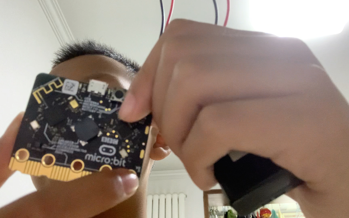 [micro:bit] 第1讲 开箱-每一天新一天-每一天新一天-哔哩哔哩视频