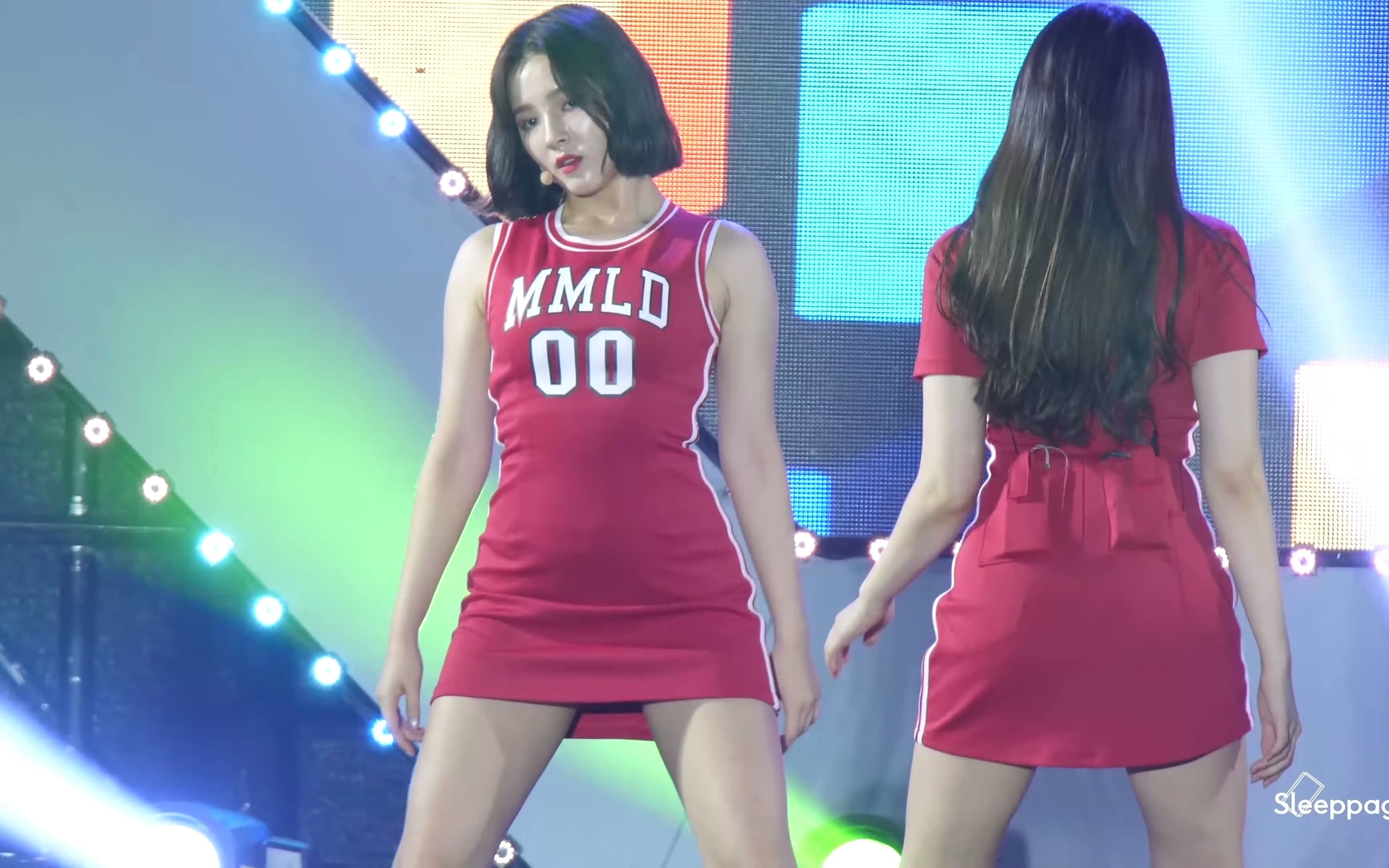 [4K]_180721_MOMOLAND_BBOOM_BBOOM__李承利Nancy 饭拍 (2)_哔哩哔哩_bilibili