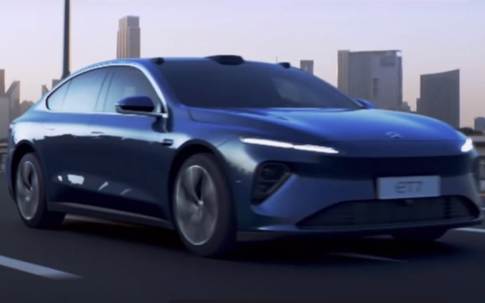 小鹏P7车主秒订蔚来ET7，NIO DAY到底发生了什么，3.9秒百公里加速，1000公里纯电续航_哔哩哔哩_bilibili