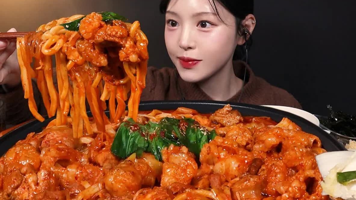 【Boki 中字】香辣牛肠和炖鸡 ，咀嚼音很治愈！！-BOKI小姐姐-BOKI小姐姐-哔哩哔哩视频