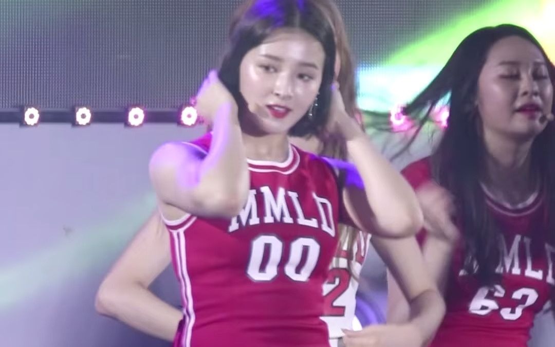 180721_MOMOLAND_BBOOM_BBOOM__李承利Nancy 饭拍 4K 竖屏 (3)_哔哩哔哩_bilibili