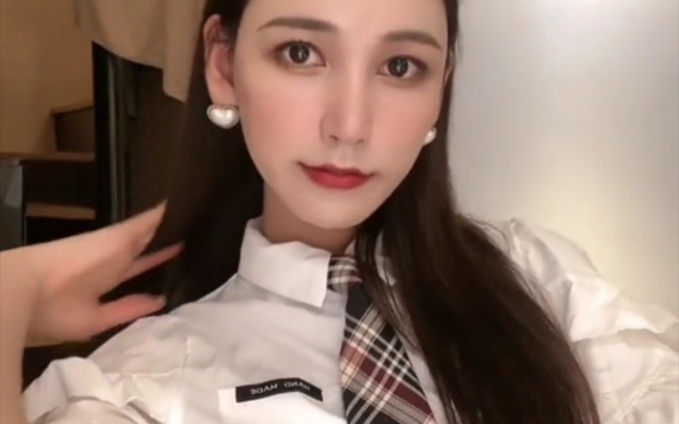 女装02年 跨性别 | 都睡醒了吧.