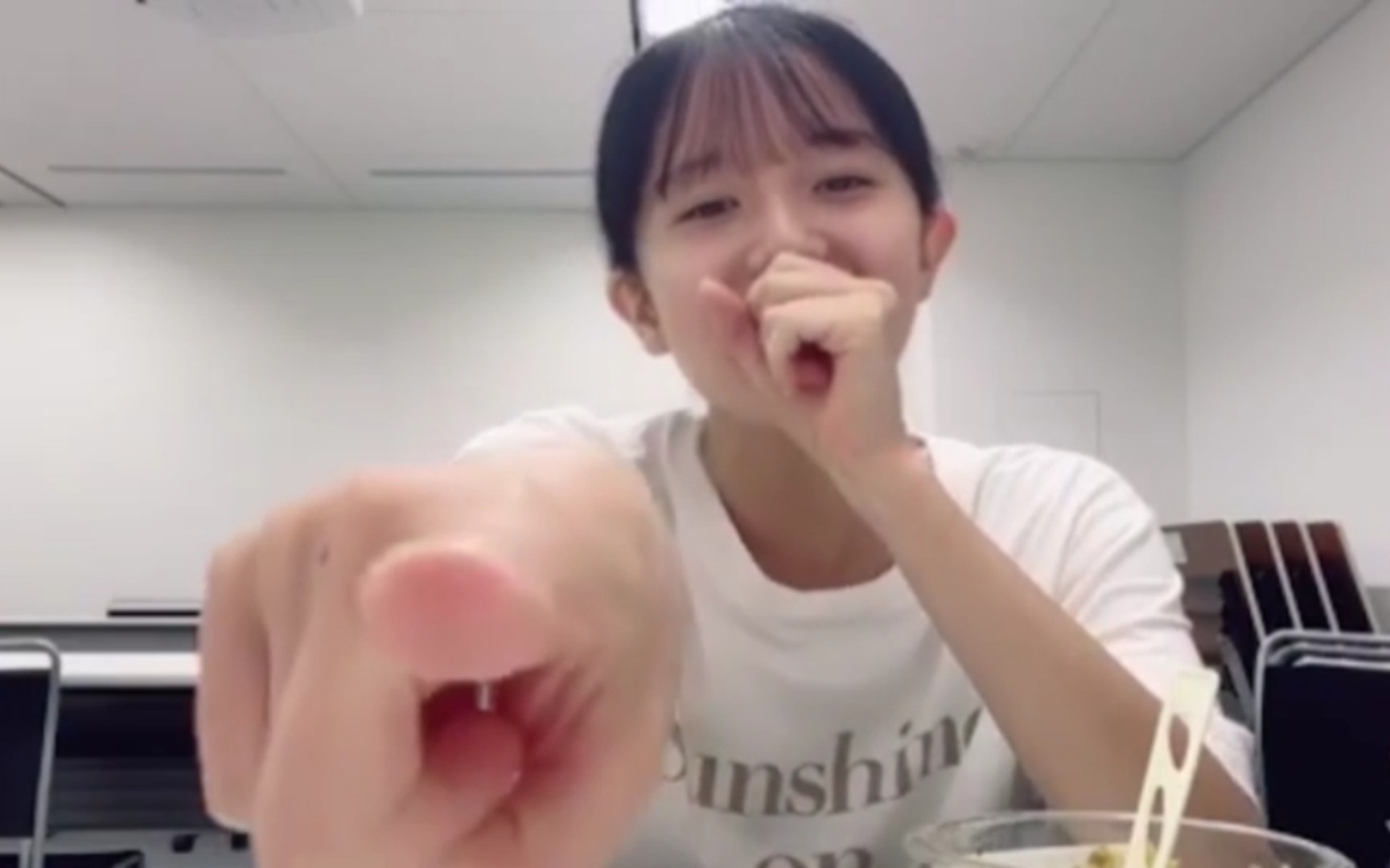 AKB 17期 正铸真优*JK小偶像难得的晚直播，和美久一样话唠22.09.26SR_哔哩哔哩_bilibili