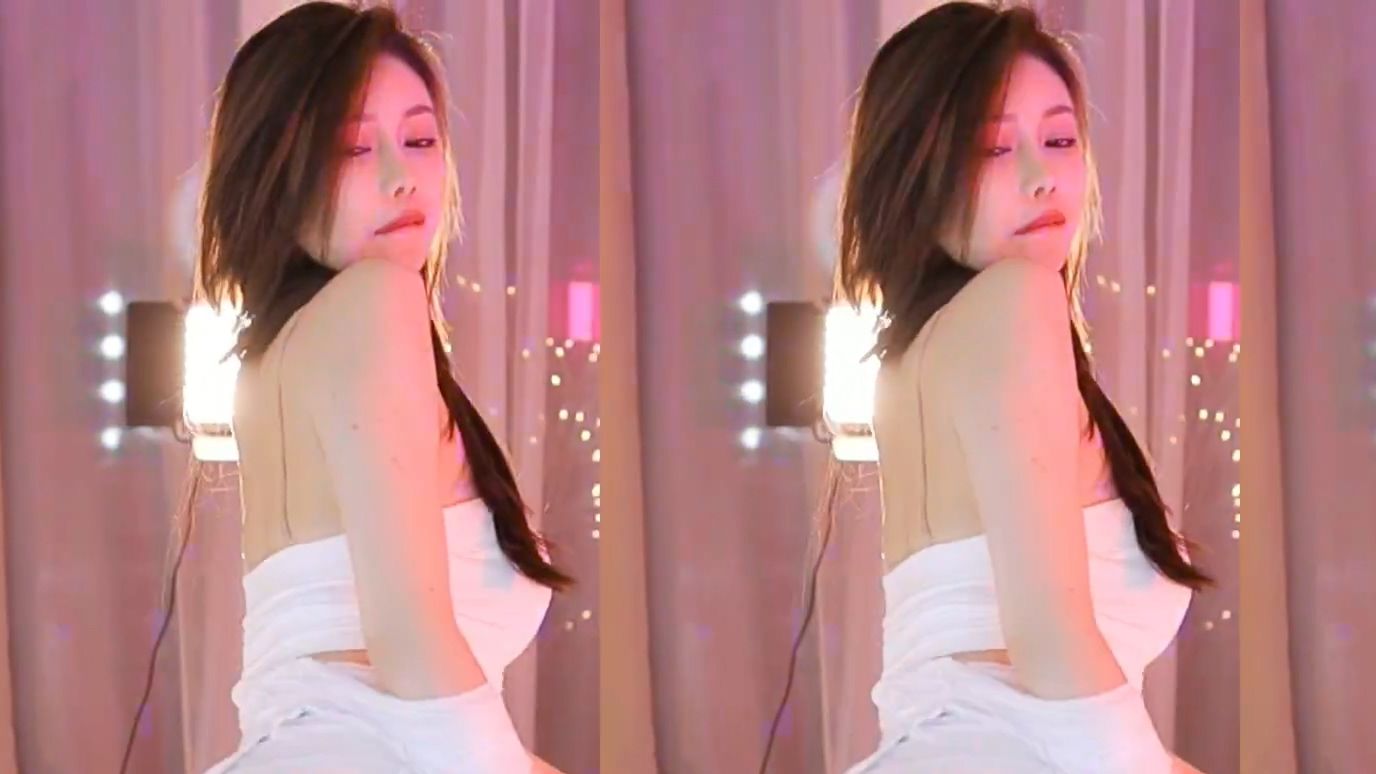 【AI高清】小A懿 热舞精修剪辑【竖屏】 (9)-电竞小2BB-电竞小2BB-哔哩哔哩视频