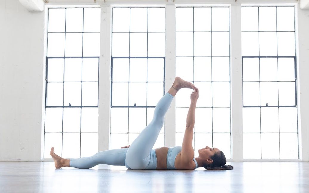 Briohny Smyth | Alo Yoga | 30 Minute Energizing Power Vinyasa Flow