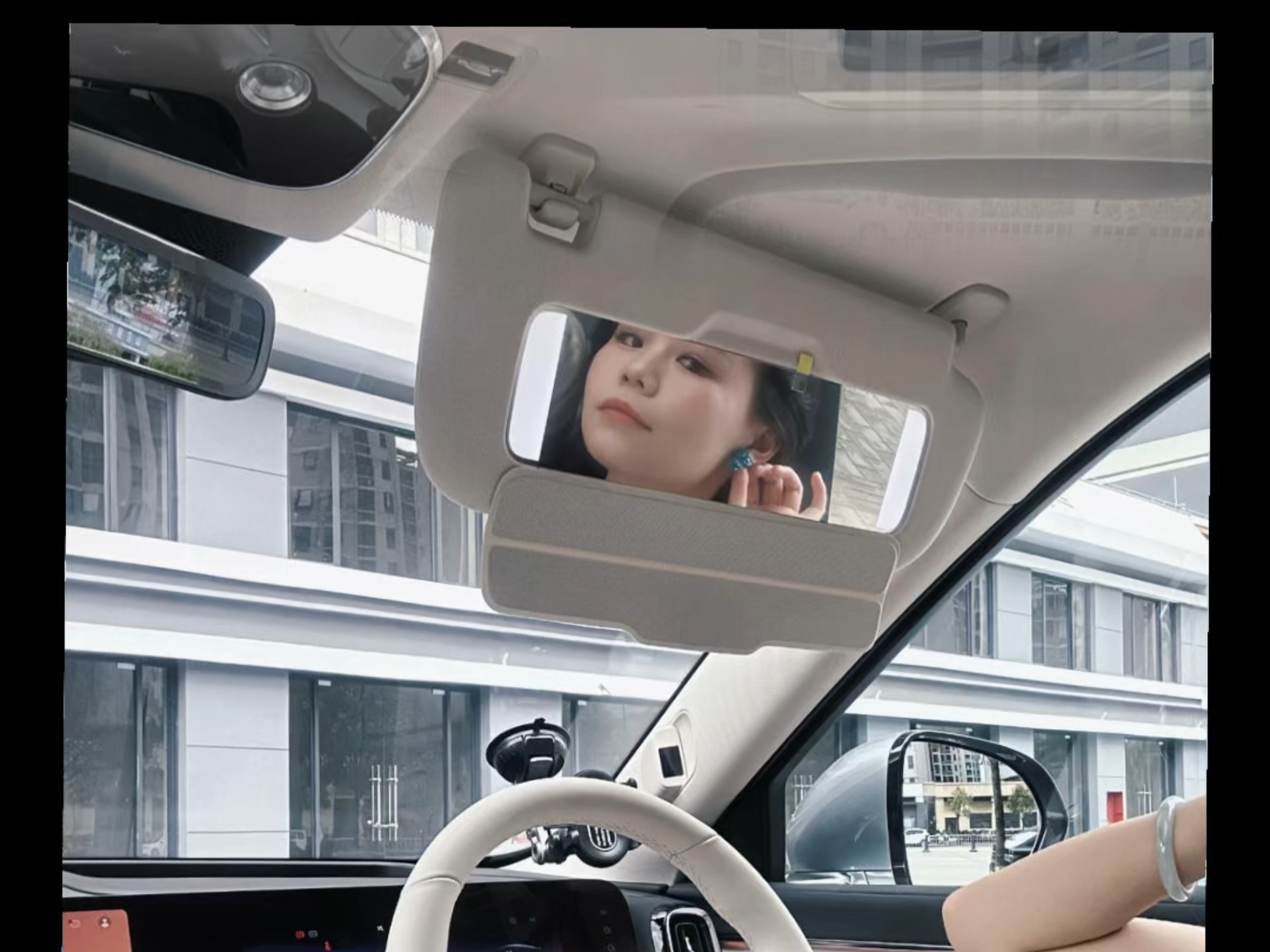 都什么年代了！要啥BBA啊？#问界M8 它不更香吗？快把它带回家！ #AI-TOM8爱到家 #全能问界M8全家都爱它 #智享车生活-家祥哥-家祥哥-哔哩哔哩视频