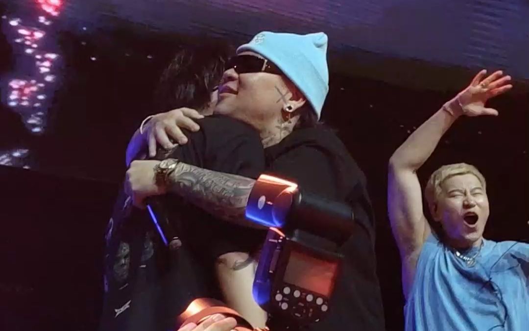 法老 knowknow同框相拥！《C级浪漫》现场-街头社区-街头社区-哔哩哔哩视频