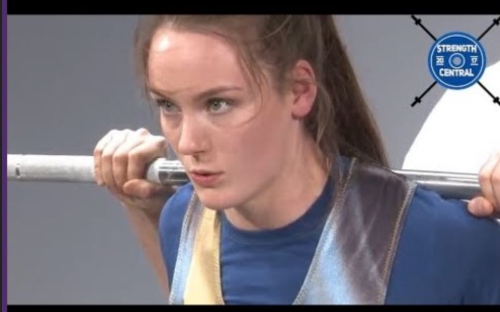 【高清】19岁天才少女，70kg深蹲世界🌏纪录190kg！三大项501kg！！！_哔哩哔哩_bilibili