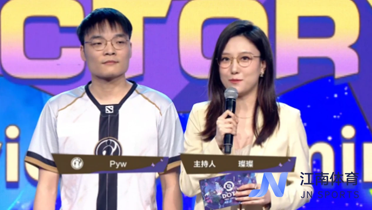 江南电竞Pyw：四号位蝙蝠弥补中期先手 教练一直在拧绳 - 哔哩哔哩