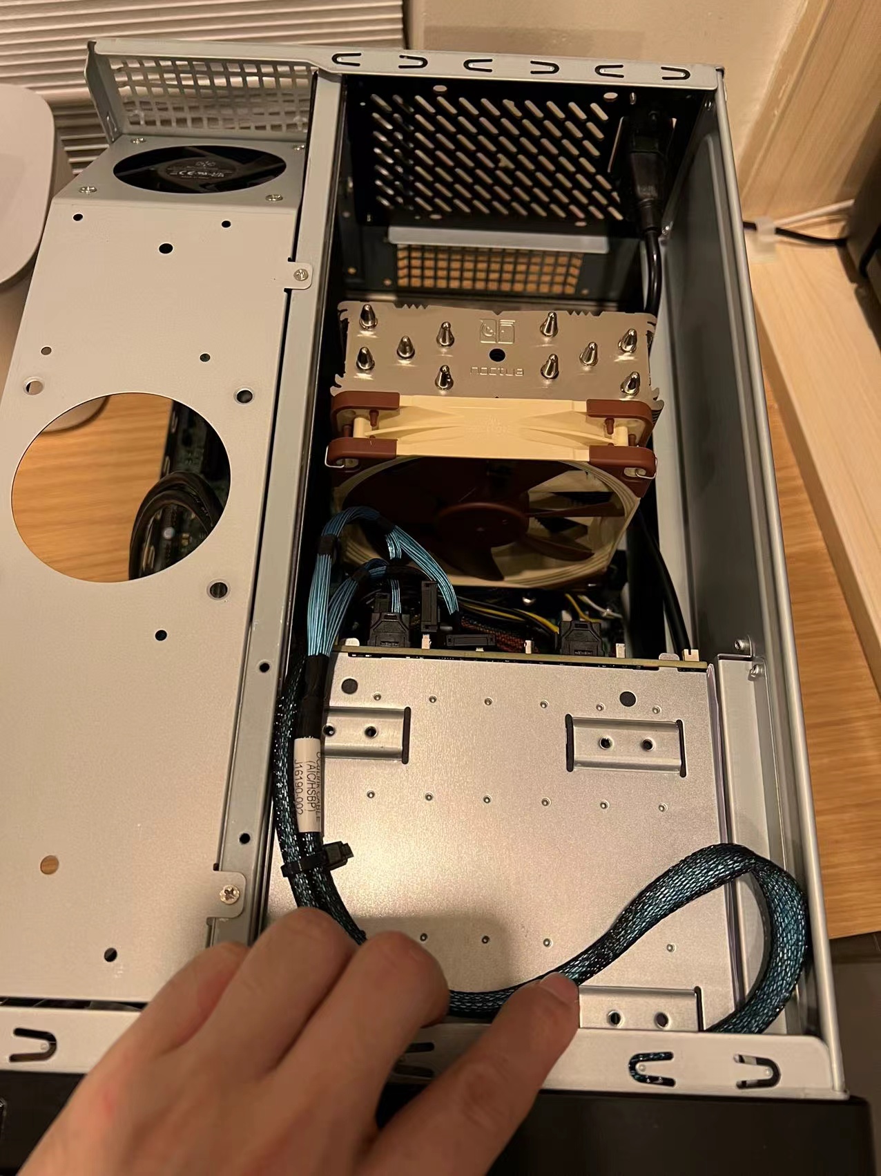 全网首发【8盘位热插拔NVMe SSD NAS】DIY指南简章 - 哔哩哔哩