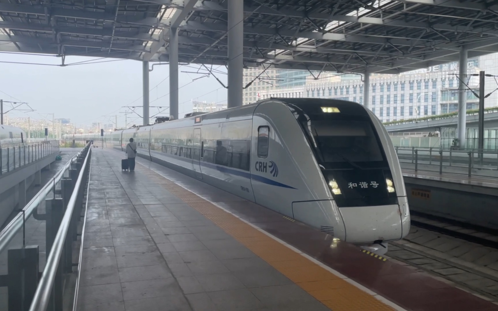 【中国铁路】南昌局CRH1A-1092/3重联担当D3239次宁波站进站（2022.9.30）_哔哩哔哩_bilibili