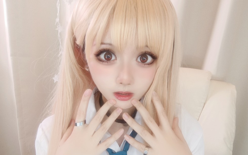有一个会cos的女朋友是什么体验? 哔哩哔哩