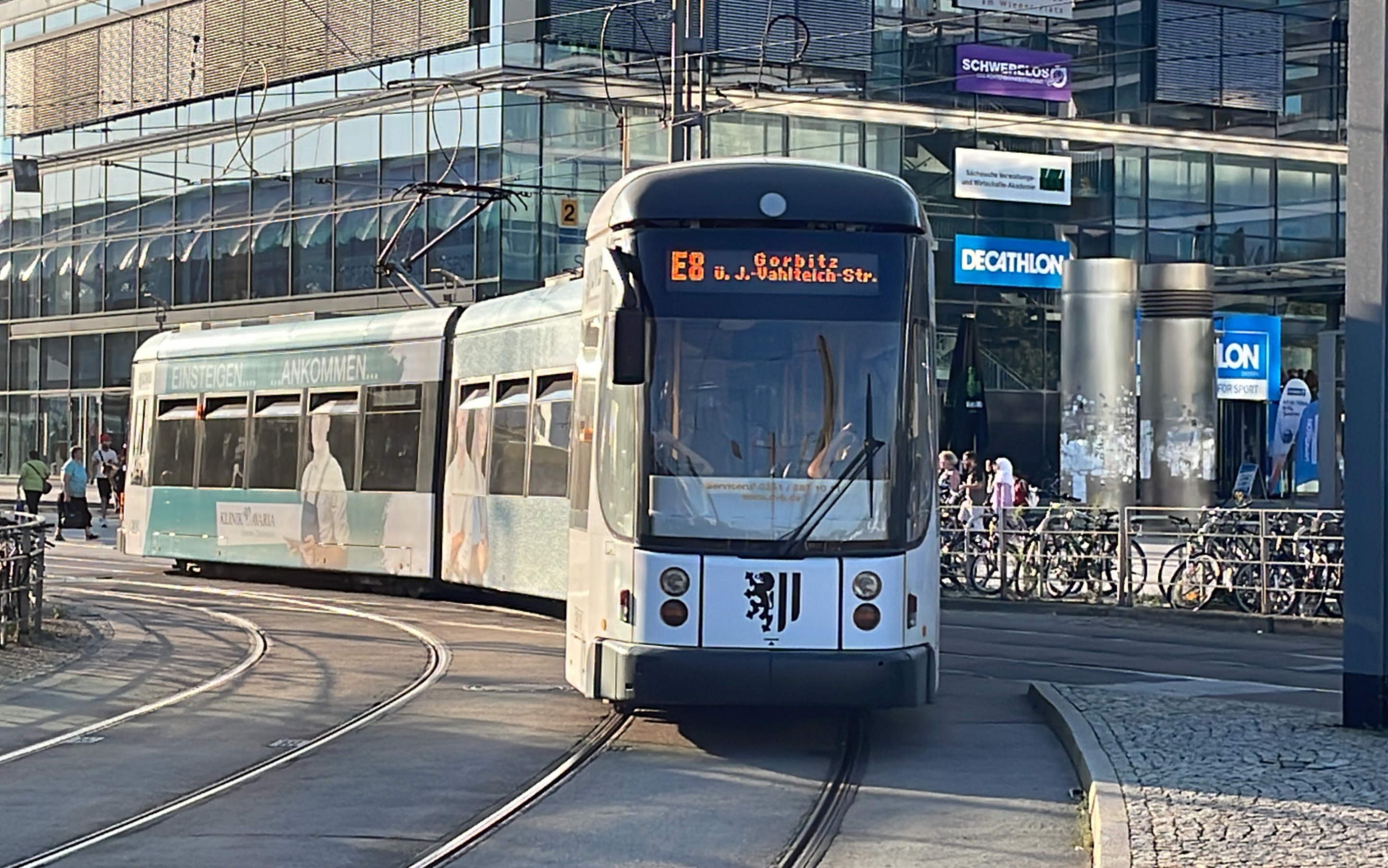 DVB E8线经由Dresden Hbf疏解区北西联络线，从Dresden Hauptbahnhof到Dresden Hauptbahnhof ...