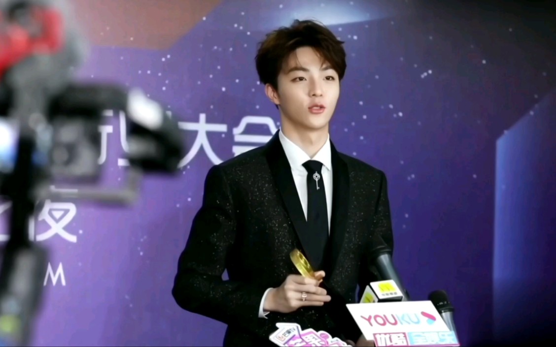 当他向我表白成功后，我在台下陪他一起接受媒体采访-Karry师姐-Karry师姐-哔哩哔哩视频