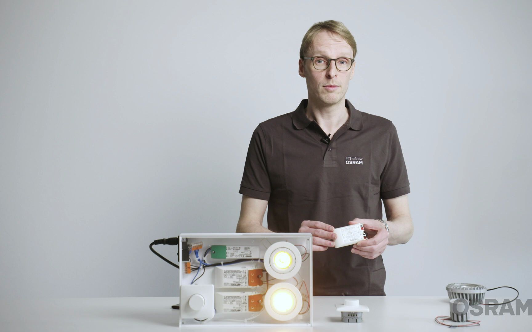 Dimming with Dim to Warm - OSRAM PrevaLED COIN系列_哔哩哔哩_bilibili
