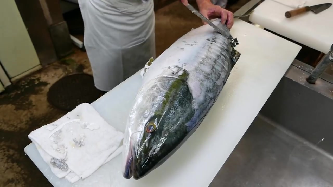 Japanese Food - YELLOWTAIL AMBERJACK Sashimi Braised Fish Kanazawa ...