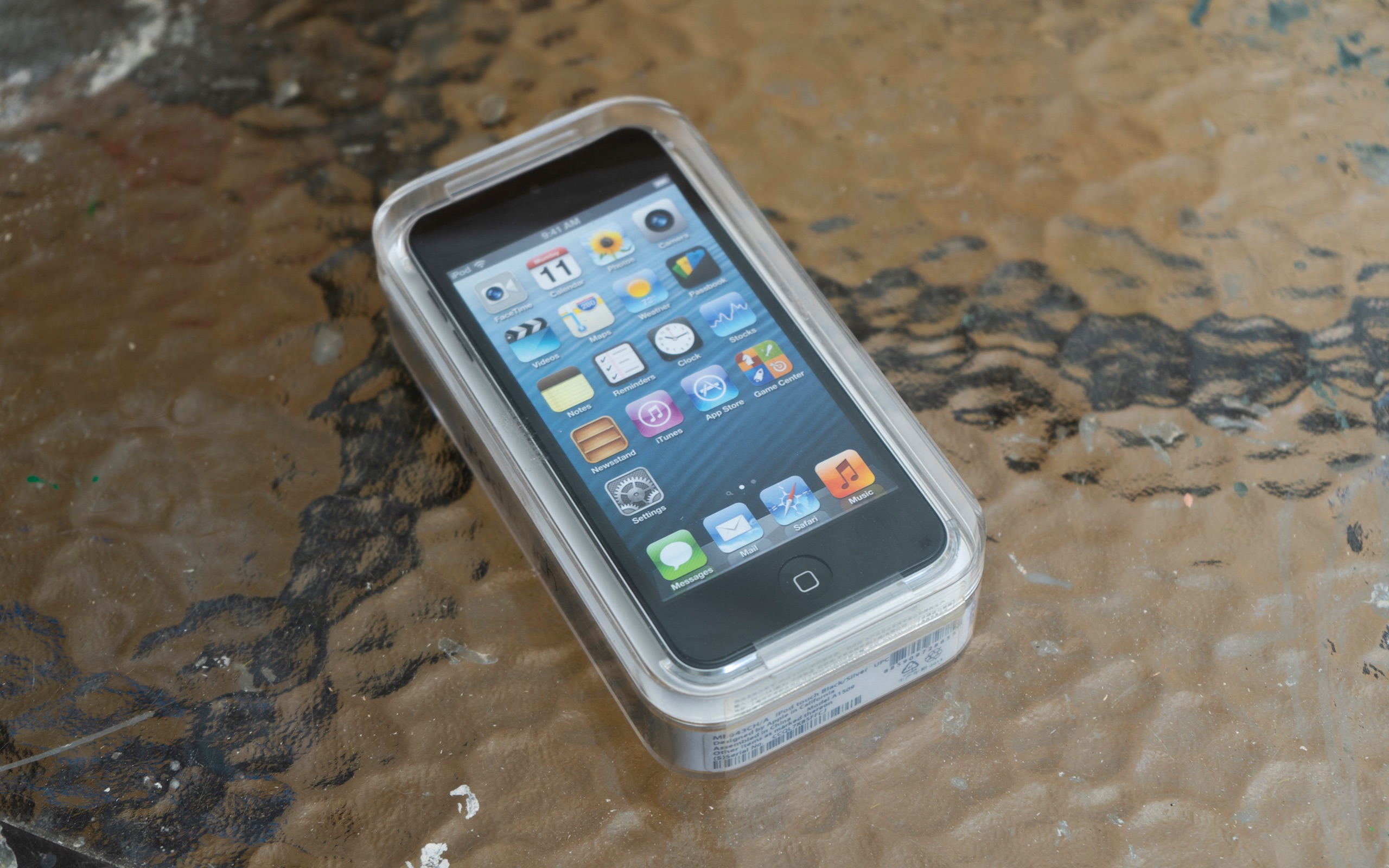 开箱全新的最稀有的iPod之一，2013年原生iOS6单摄像头的iPod tou - 哔哩哔哩