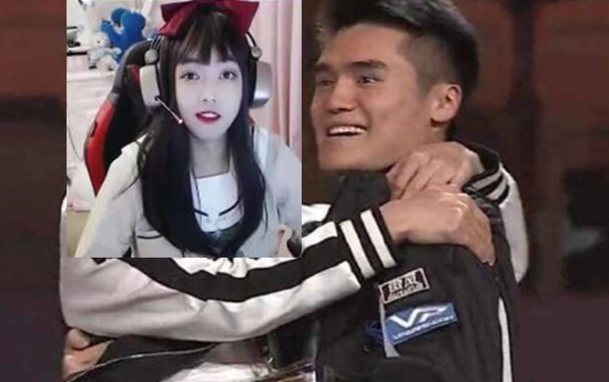 【maybe女装】6.17maybe直播女装电话表白fg_哔哩哔哩_bilibili