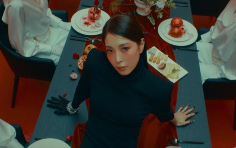 BoA最新回归曲Forgive Me MV公开 - 哔哩哔哩