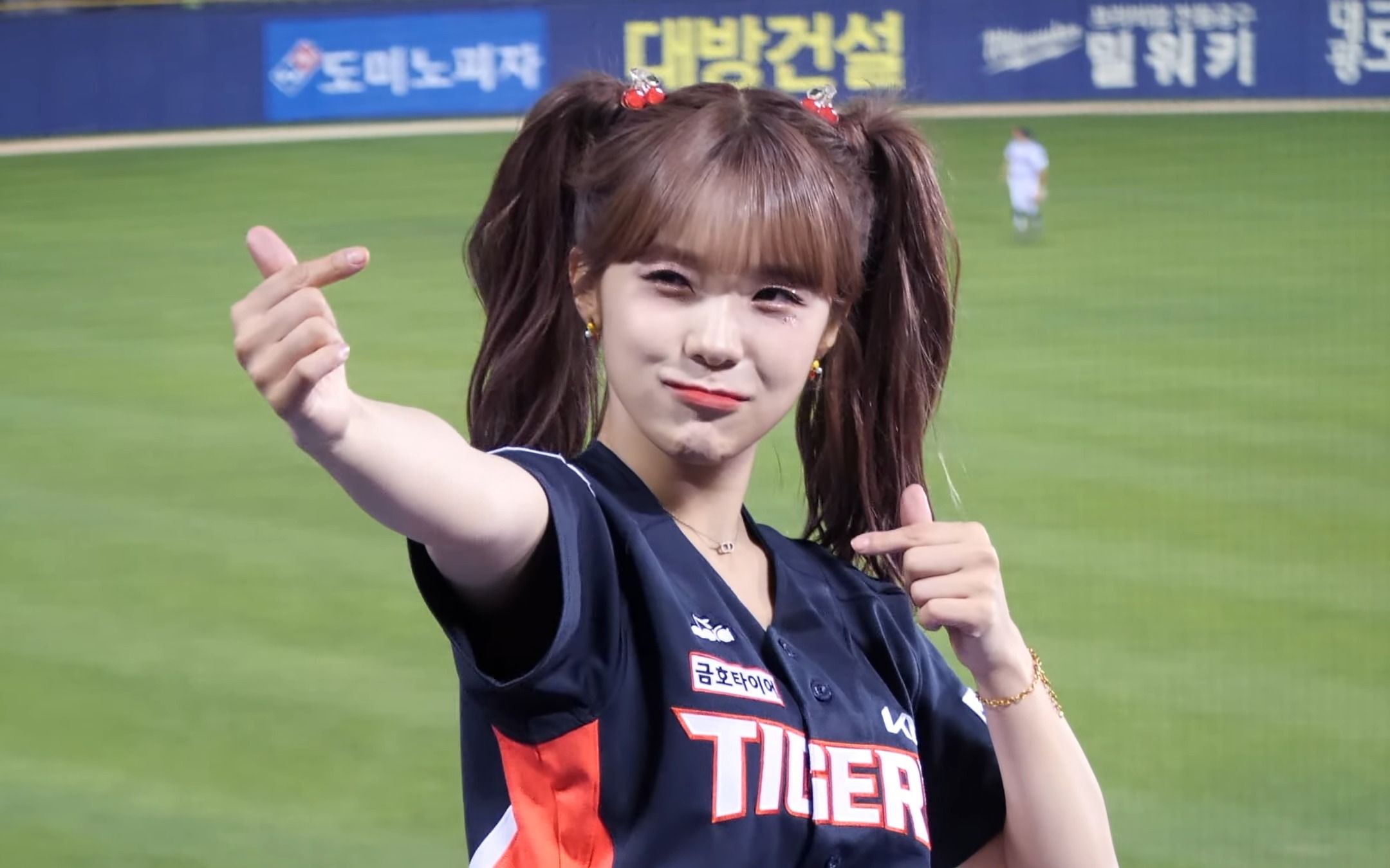 【4K】”李多惠“没戴口罩的多惠更好看了！ 韩国啦啦队队长双马尾直拍 - 哔哩哔哩