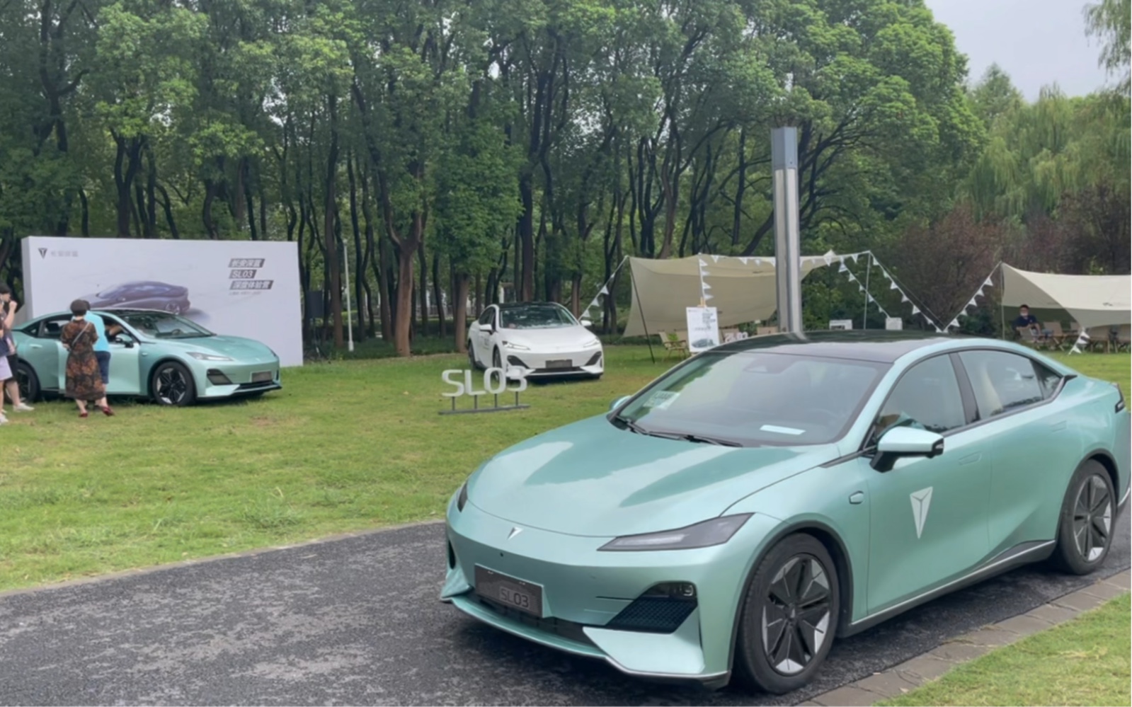 体验长安深蓝SL03纯电版，各方面表现出色，我认为轻是最大的优点 - 哔哩哔哩