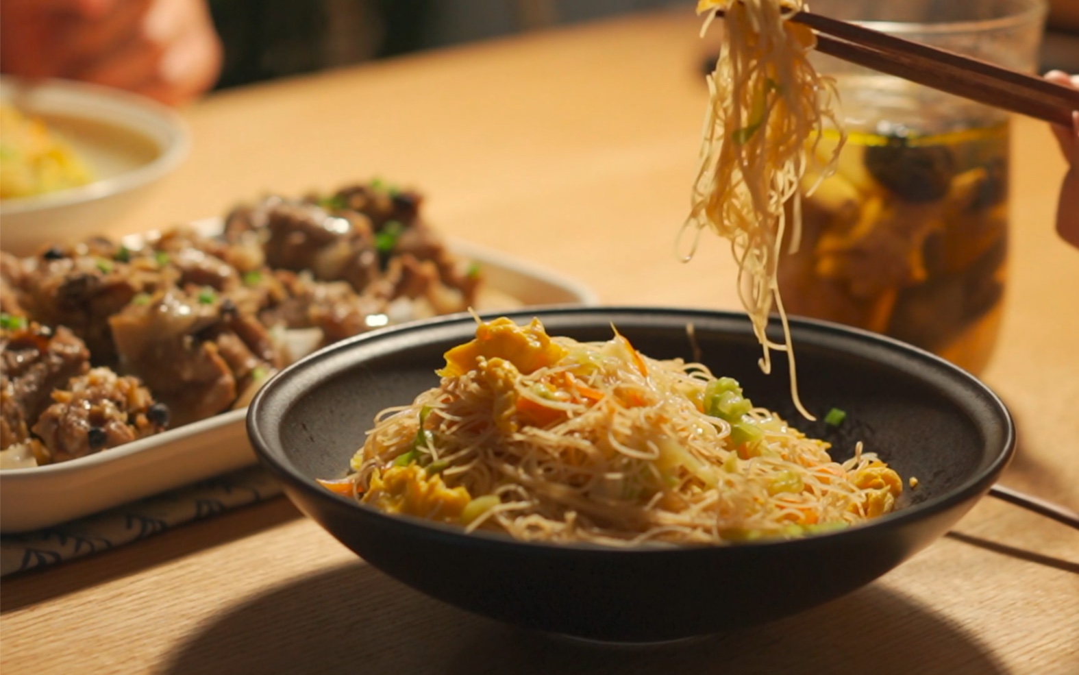 餐桌日常｜炒米粉·芋头蒸排骨·白灼菜心-叁壹sanyi_-叁壹sanyi_-哔哩哔哩视频