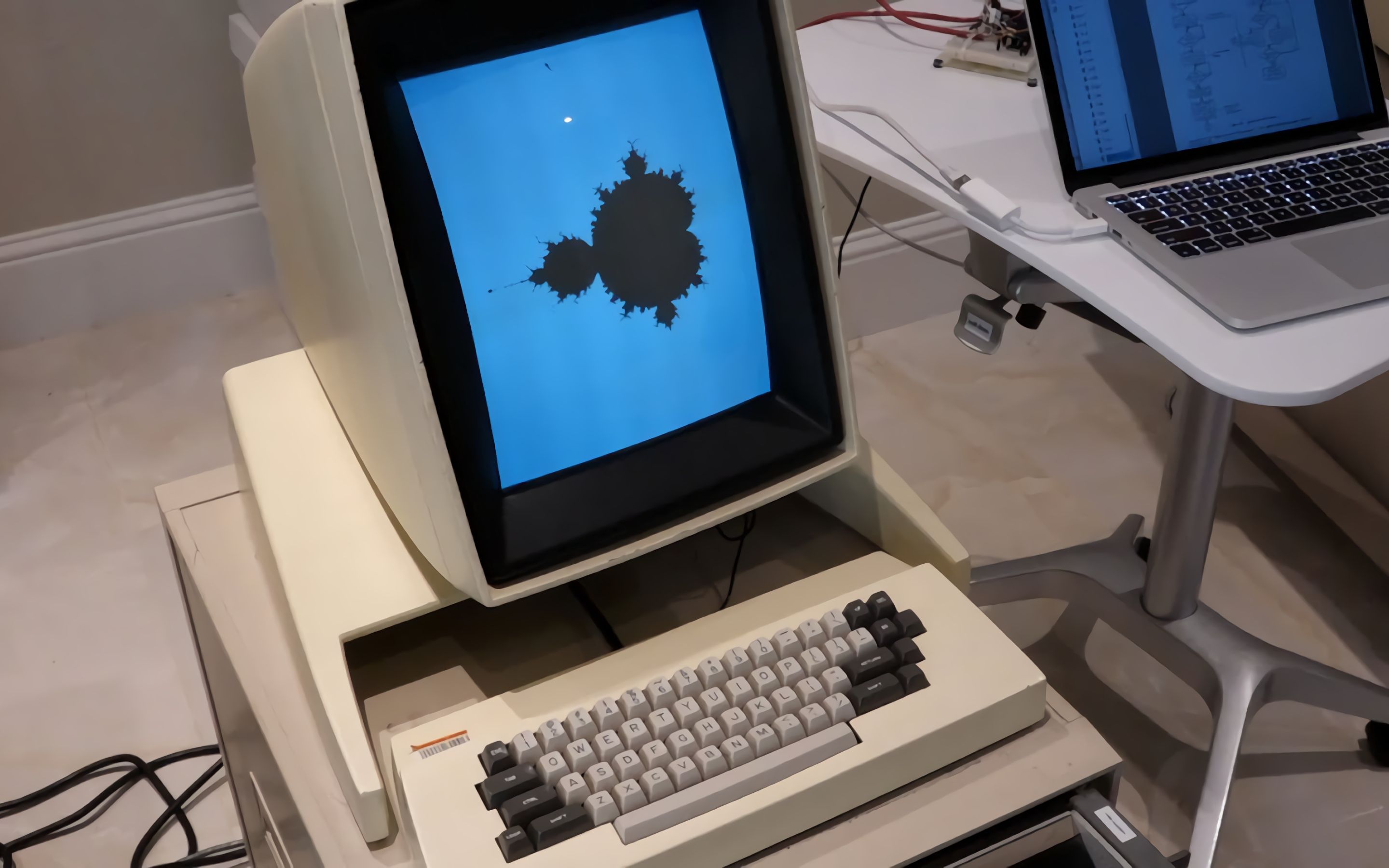 Xerox Alto Restoration Part 16 our disk goes down, the Alto connects to ...