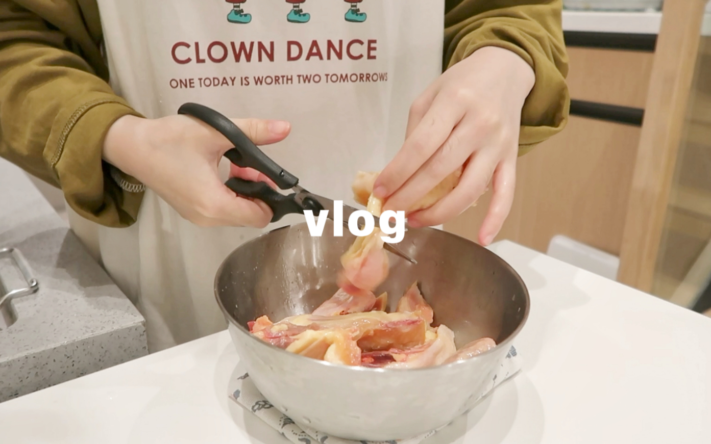 Vlog 07 成都独居生活 充实的周末日常｜冬季限定板栗烧鸡 暖暖的寿喜锅 热压吐司｜双十一开箱 逛唱片店-Ling_Kiko-Ling ...