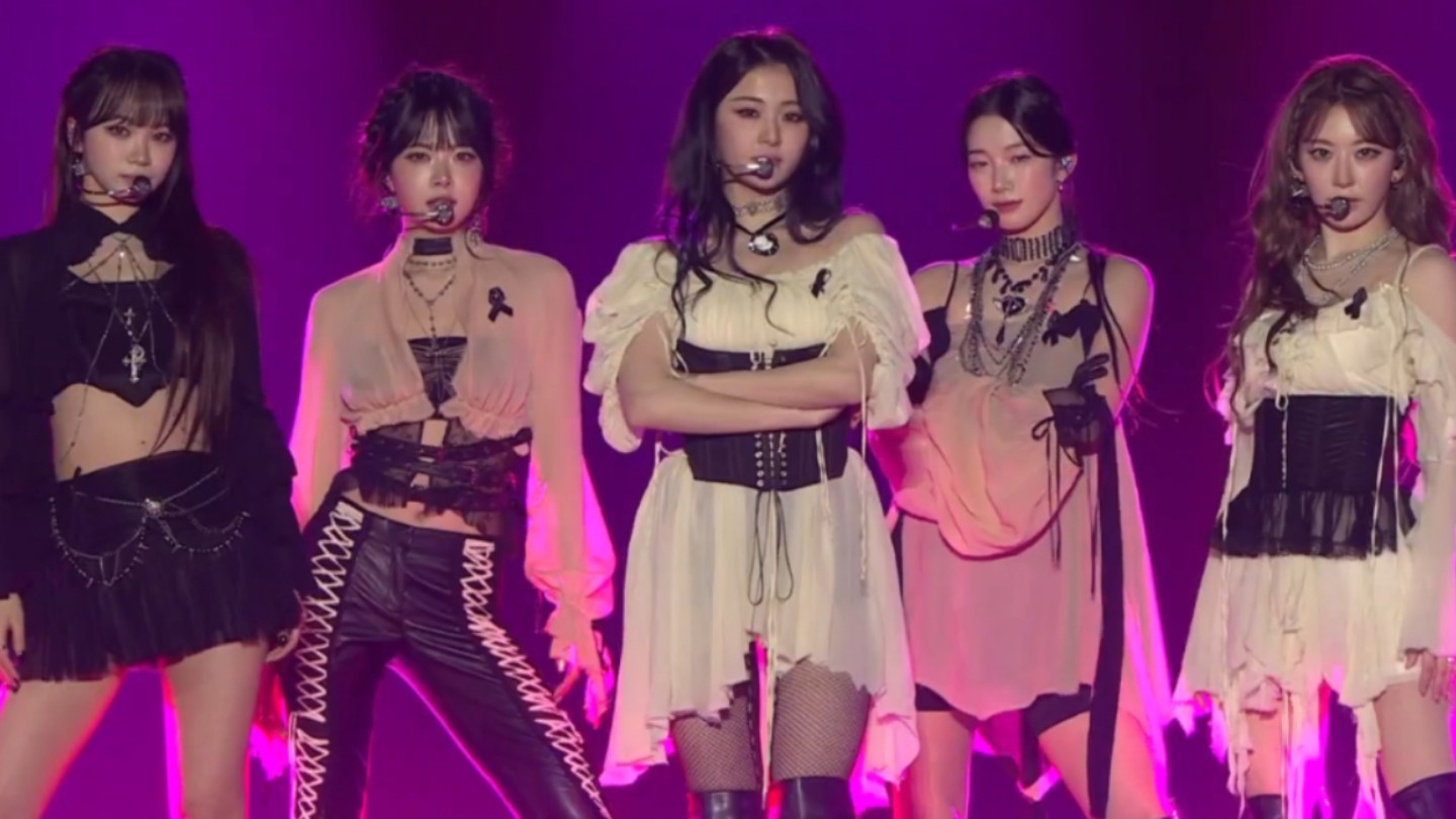 LE SSERAFIM Pierrot+CRAZY 颁奖典礼舞台-超高校级の神金-。-哔哩哔哩视频