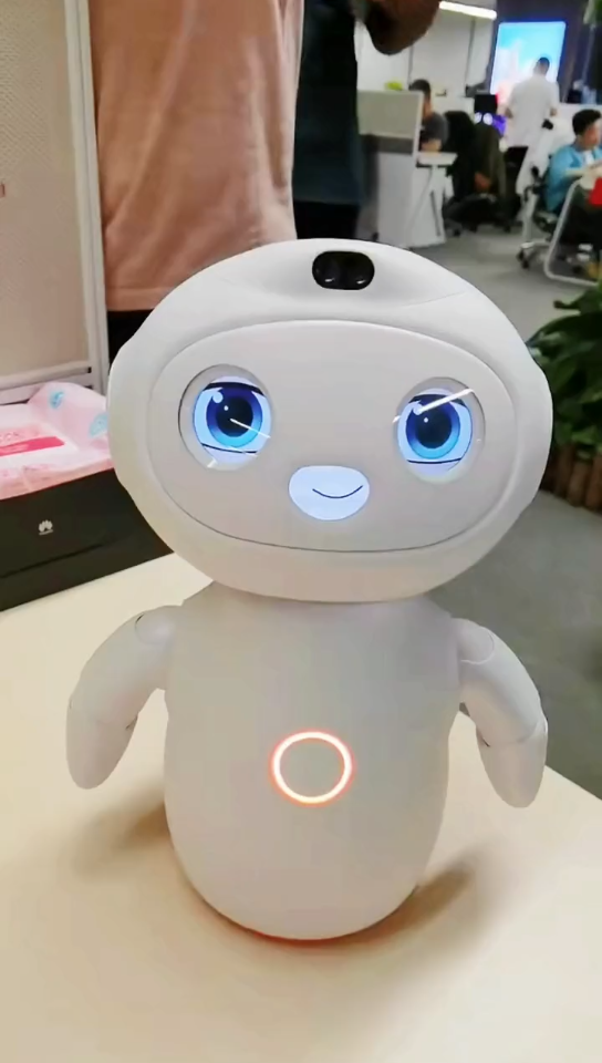 华为全联接大会展示的四足机器人