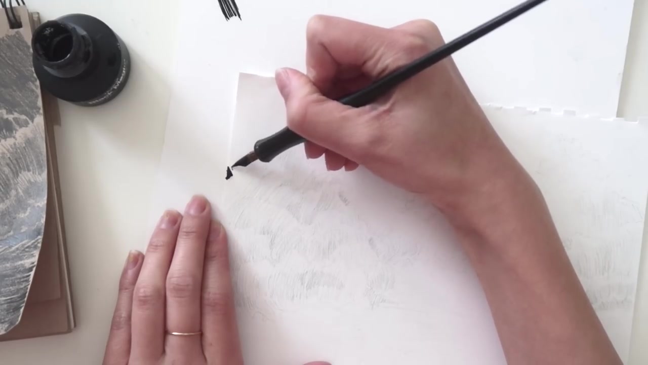 Moonlit clouds | dip pen & ink time lapse - CatCreature_哔哩哔哩_bilibili