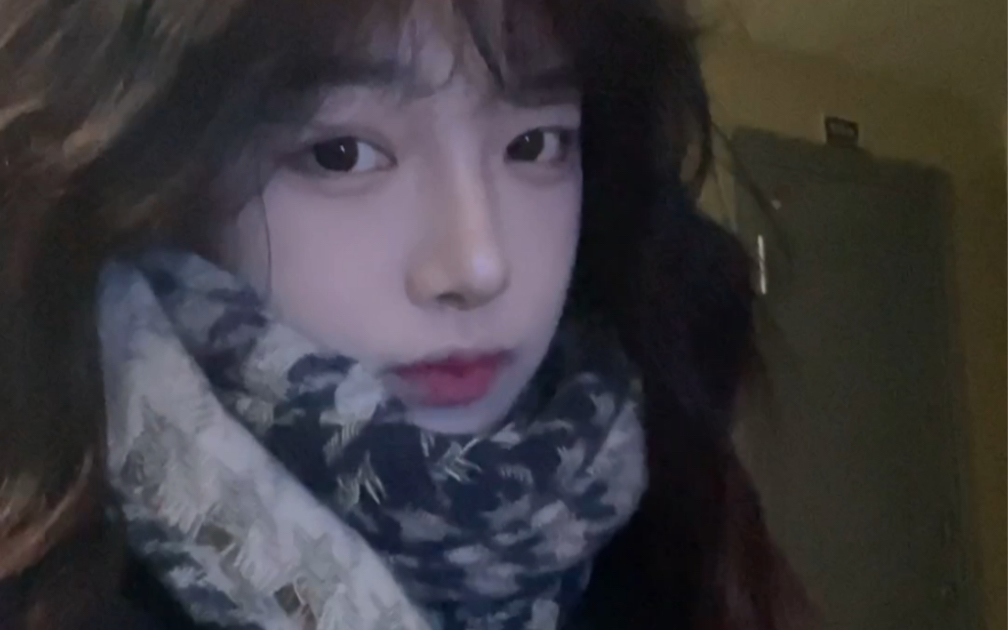 “女孩子提一个问题，男孩子假装男朋友回复一下.”-多肉芊bb-多肉芊bb-哔哩哔哩视频