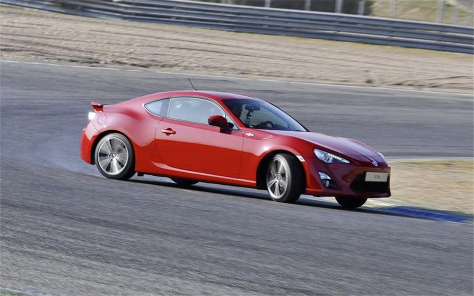 纯原厂的自动档GT86赛道秀飘移！居然用了这个技巧..._哔哩哔哩_bilibili