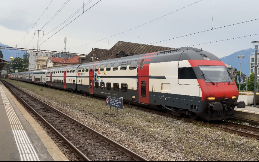 瑞士联邦铁路RE460电力机车双层动集IR90线Genève-Aéroport 日内瓦国际机场方向列车Vevey沃韦车站出站发车_哔哩哔哩 ...