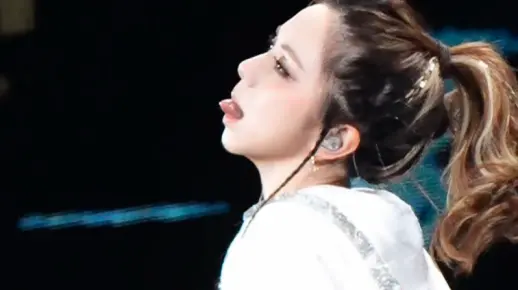 【4k60帧怼脸】邓紫棋IAG百场石家庄《透明》谁懂啊现场变调版的小透明太勾人了 ꒦ິ^꒦ິ_哔哩哔哩_bilibili